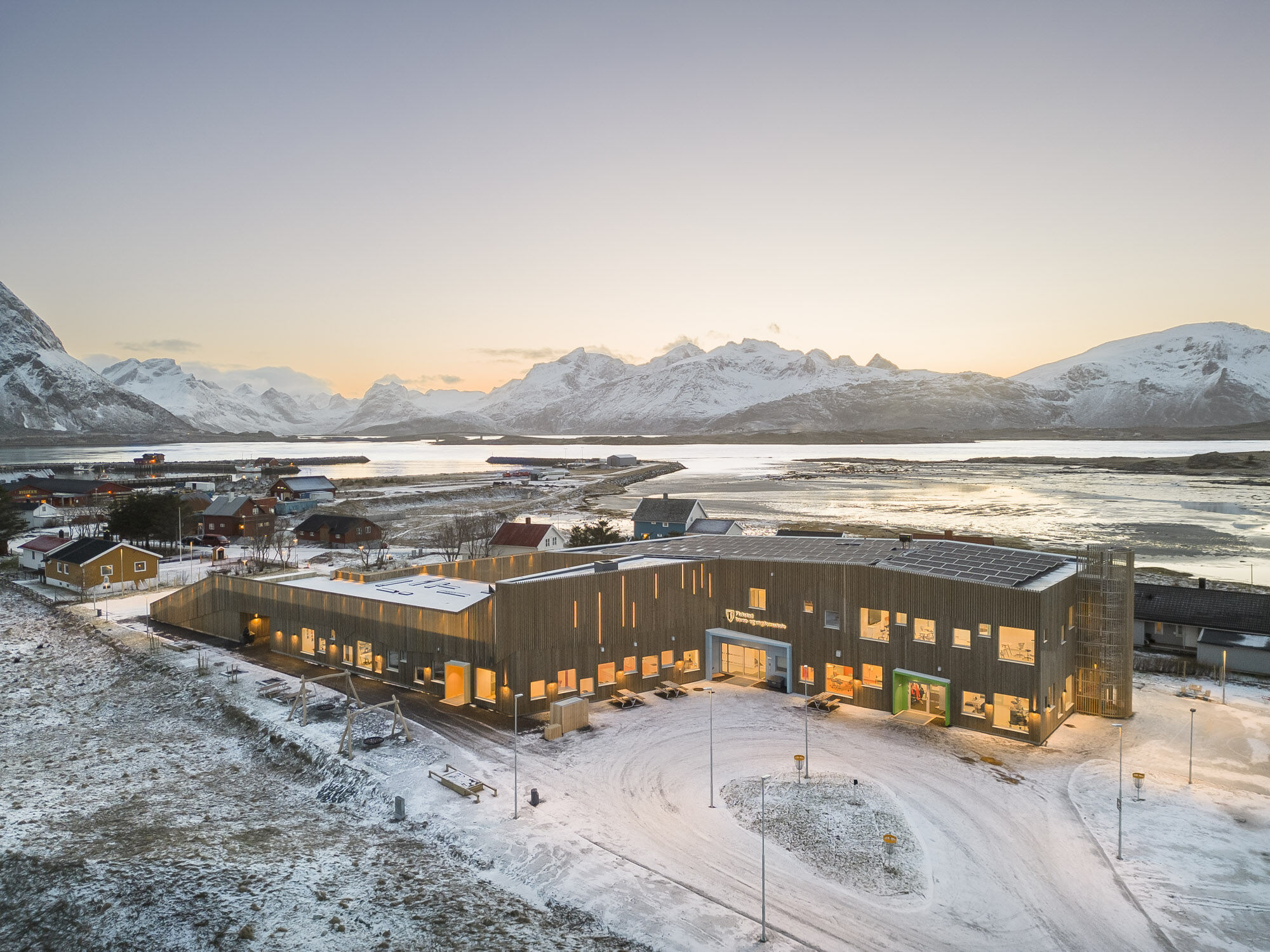 Flakstad School | LINK Arkitektur | Archello