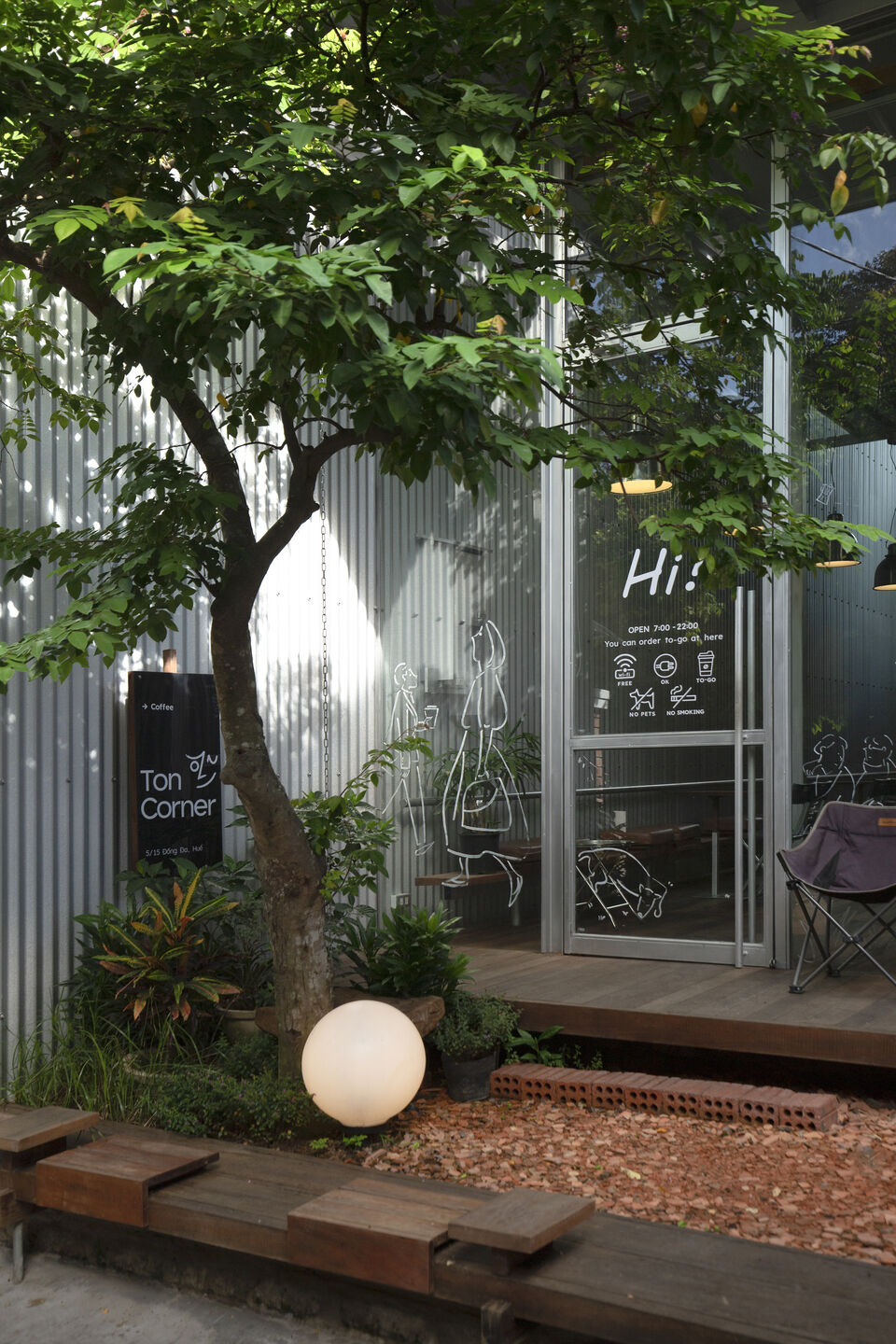 Gallery of Ton Corner Coffee Shop | TON Architects | Media - 28