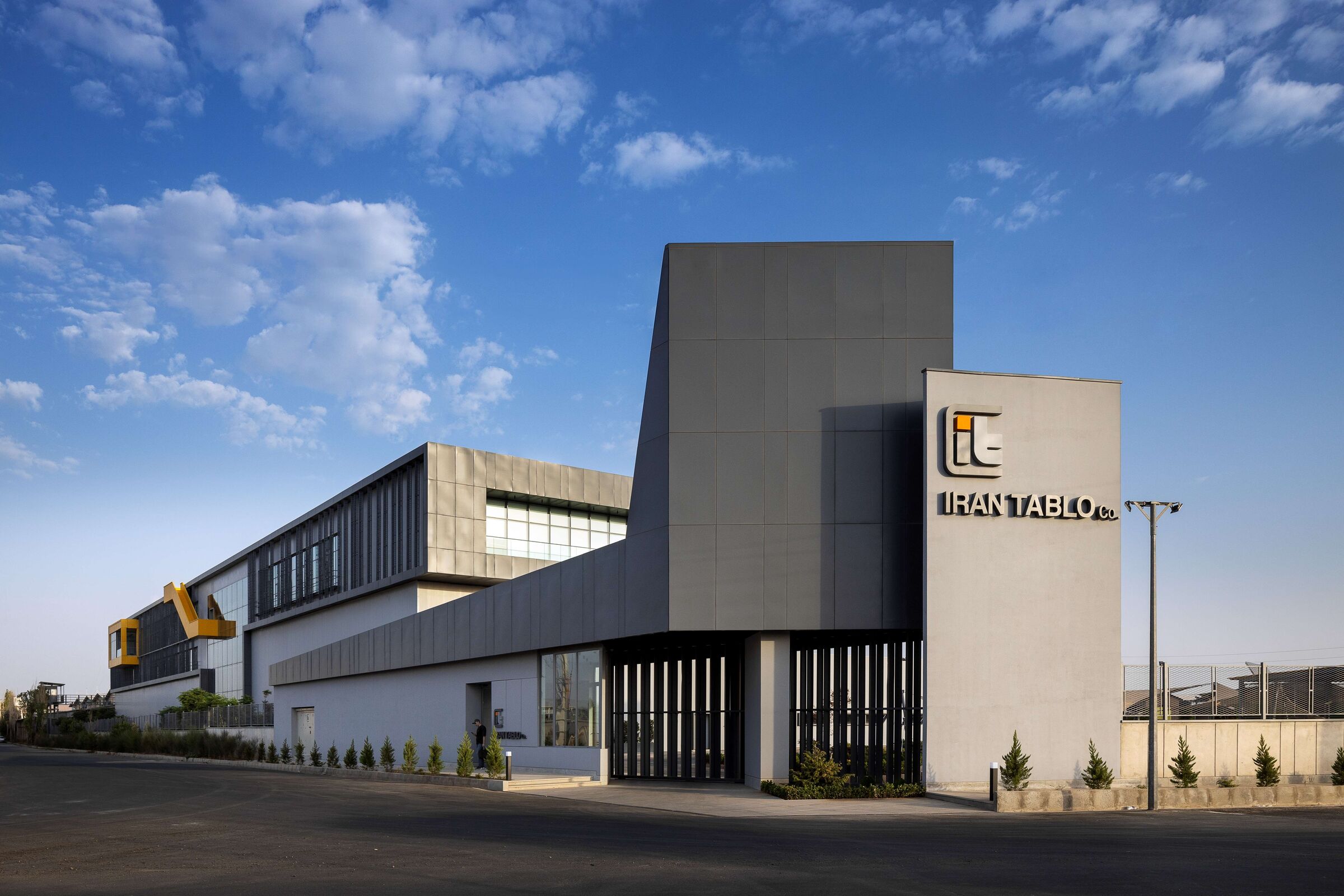 Gallery of Iran Tablo Factory | Path Architects | Media - 4