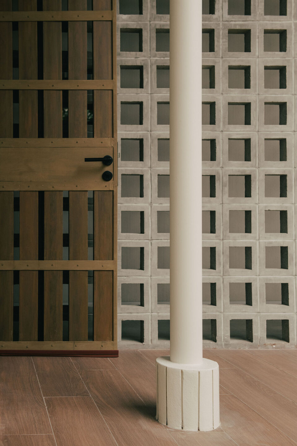 Gallery of Flow House | Out & About Architects | Media - 14