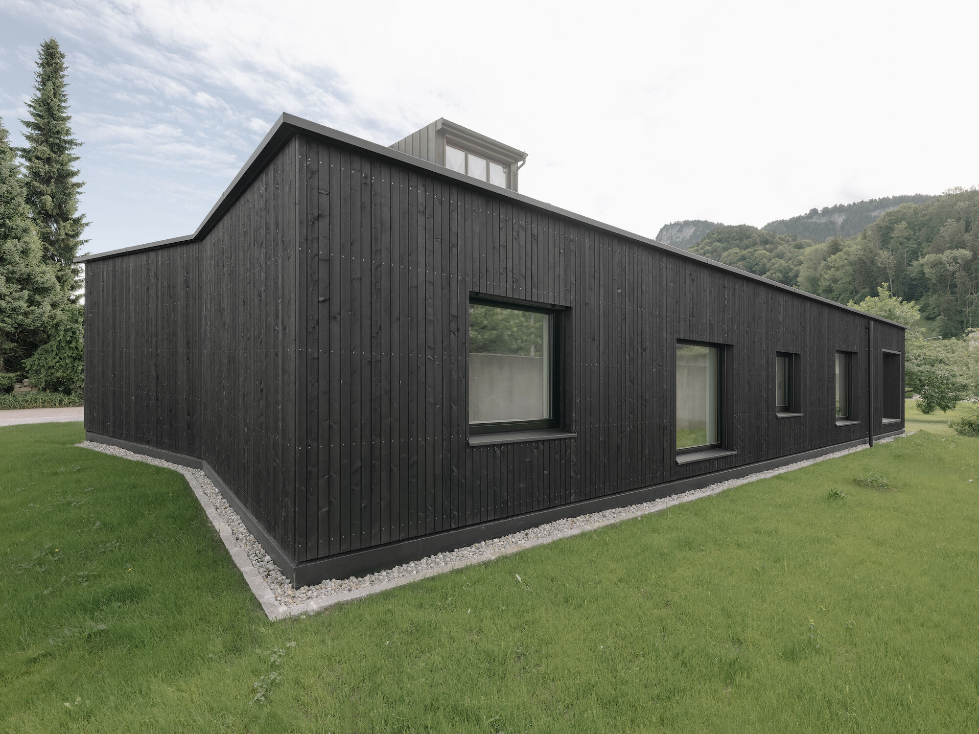 EXTENSION WITH ROOF PYRAMID | MWArchitekten | Archello