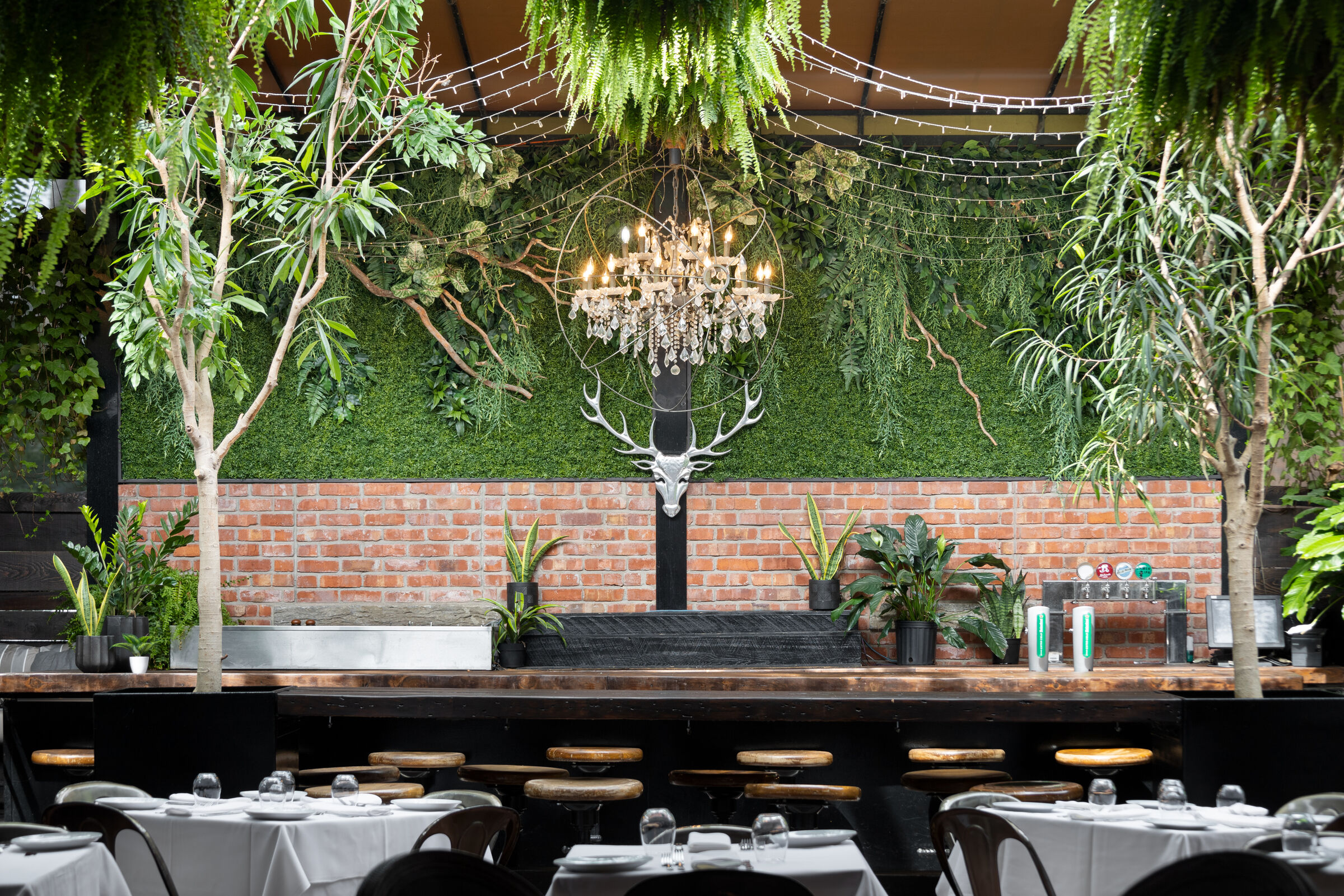 Fire-retardant foliage by Décors Véronneau | Archello