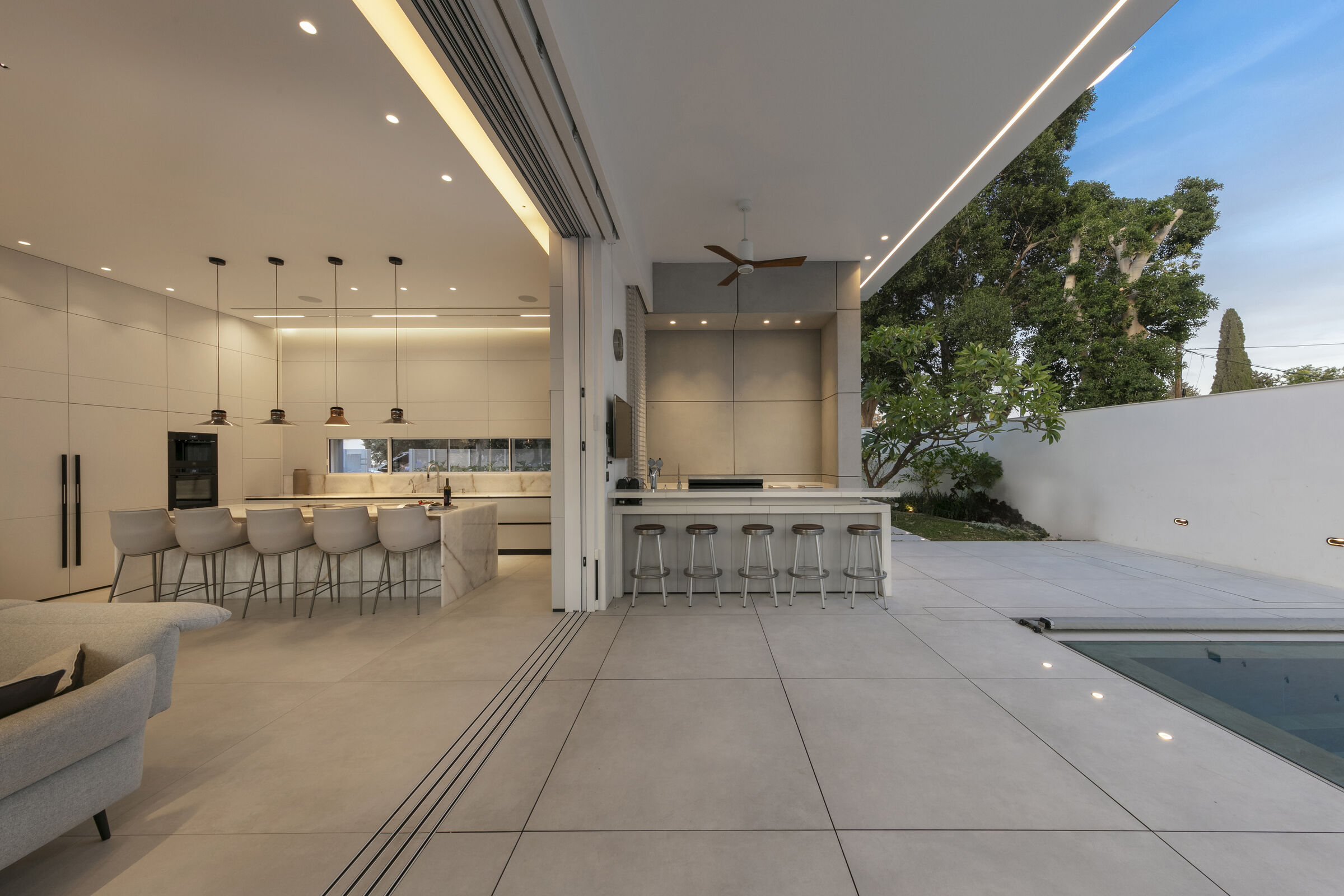 Motion 520 - Minimal Sliding Door - Minima Sliding System by MOTION ...