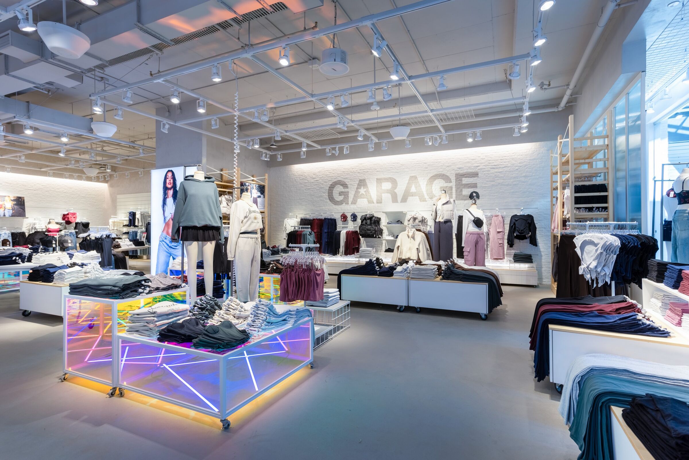 Garage Flagship: Digital Innovation & Brand Experience | Groupe ...