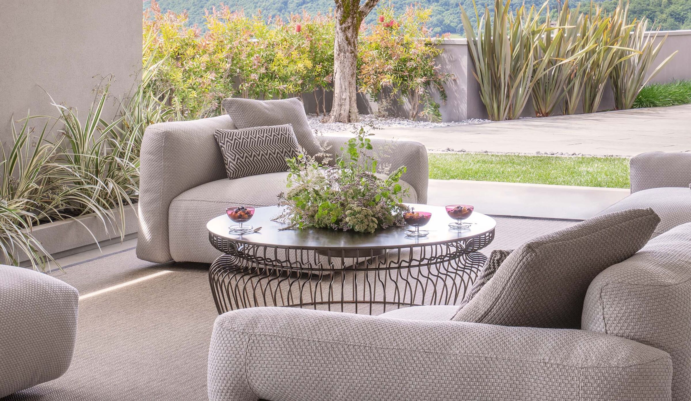 ATOLLO coffee table by Flou | Archello