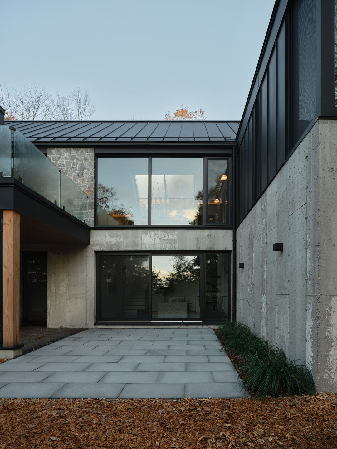 Gallery of Vue Sutton | MUUK architecture + construction | Media - 7