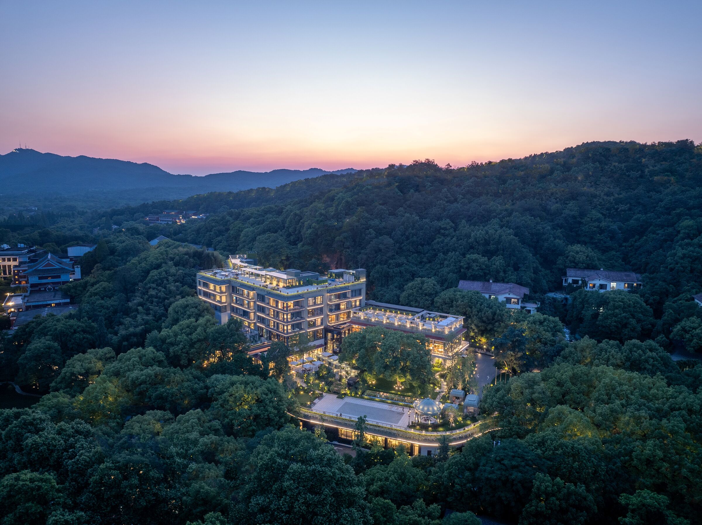 The Silk Lakehouse, Shangri-La Hangzhou | Kokaistudios | Archello