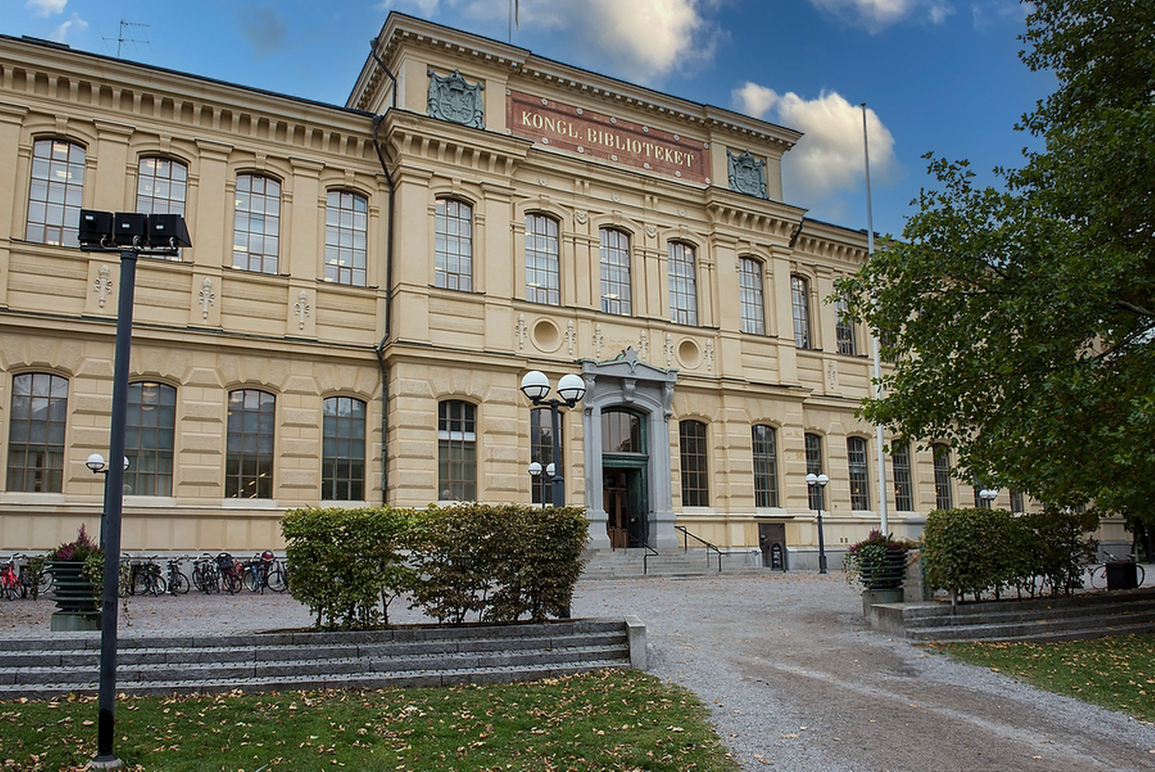 National Library in Stockholm | GEZE | Archello
