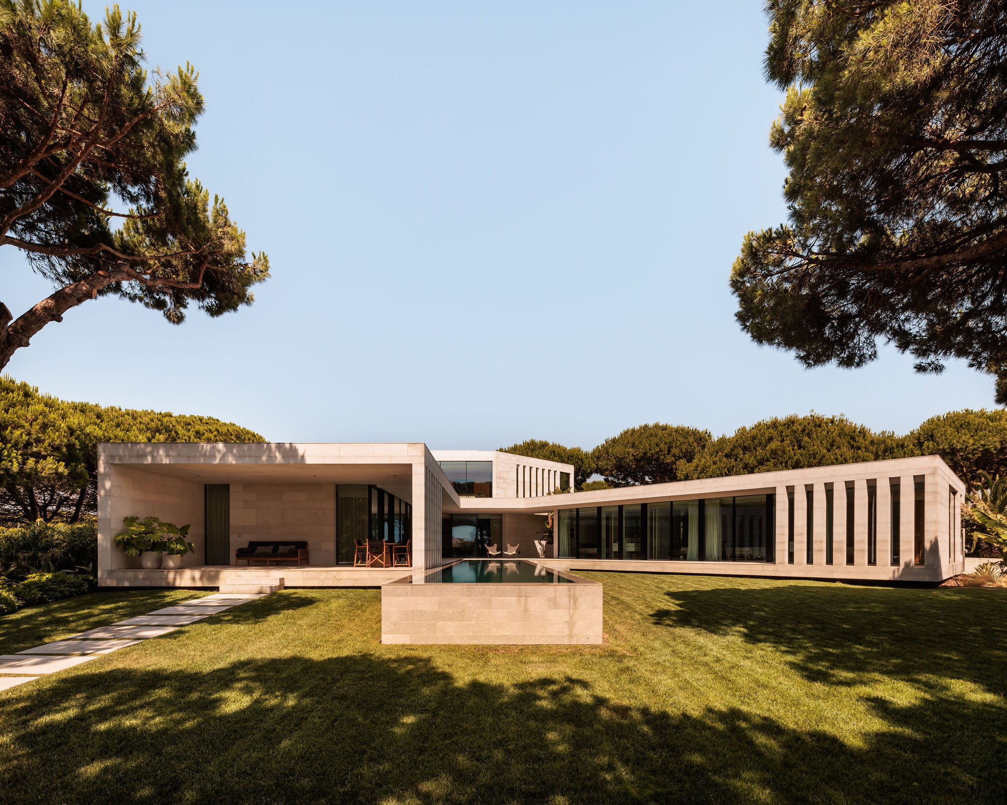 Gallery of V House | João Tiago Aguiar, arquitectos | Media - 1